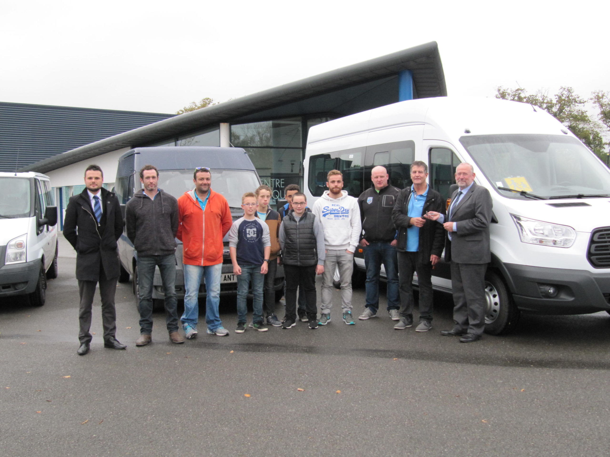 Un nouveau minibus au club de Kayak – Kayak Quimper
